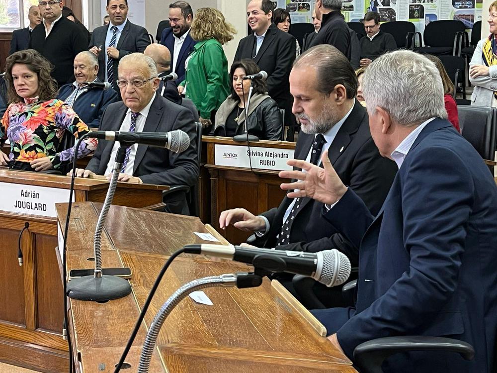 RADIO 10. RECONOCIMIENTO A NORMAN FERNÁNDEZ EN EL DÍA DEL PERIODISTA